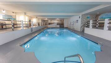 Apartamento em Condomínio Fechado, 2 quartos | Piscina | Piscina interior