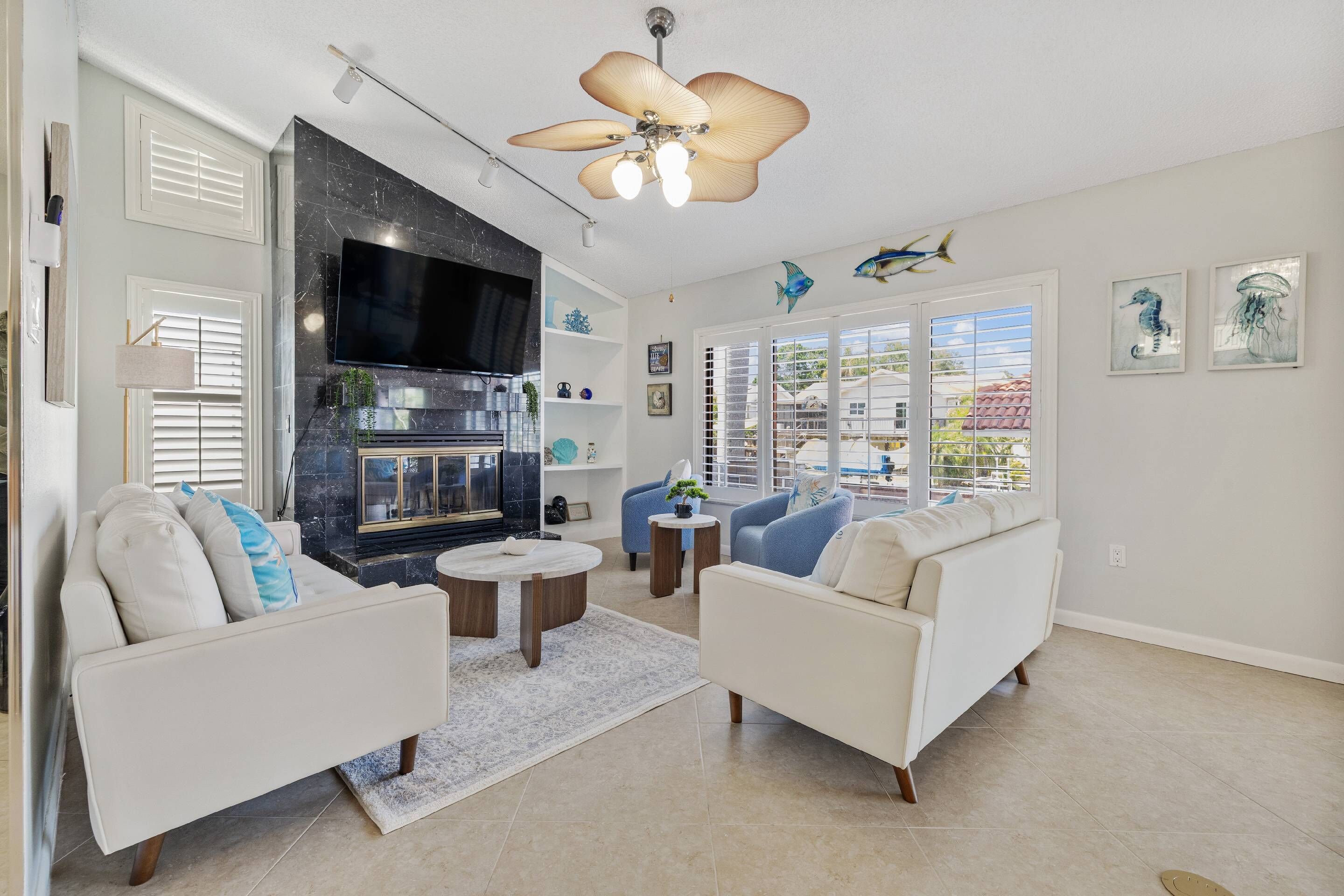 Palm Harbor Family Retreat, 2 Kayaks, Air Hockey, Foos Ball, Fishing, Boat Lift - Tarpon Springs, FL