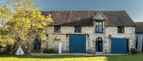 Maison d'hôtes | Escrivaninha, espaço de trabalho para notebook, Wi-Fi de cortesia