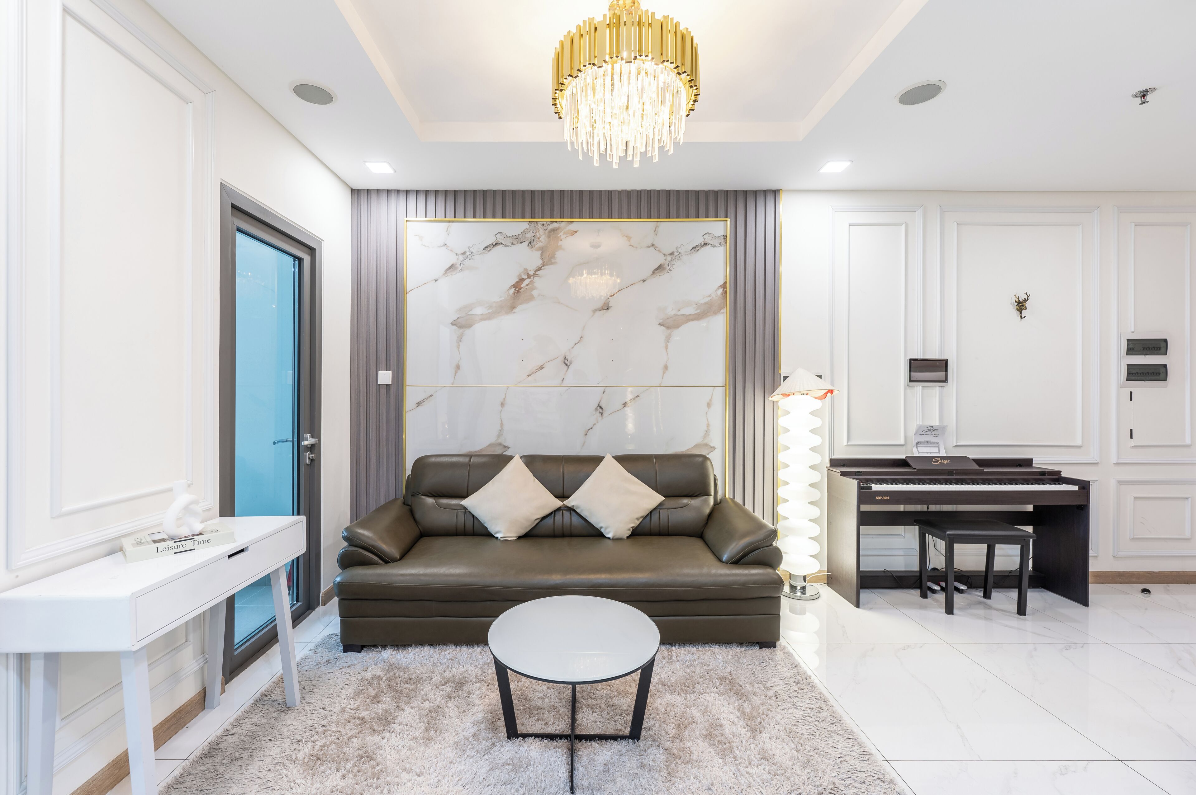 Apartamento luxo, 1 quarto, vista para a cidade | Área de estar | TV de tela plana 75 polegadas com canais digitais