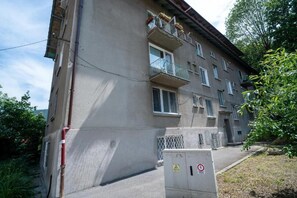 Apartamento, vista para o pátio | Fachada