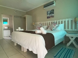 Quarto casal ou duplo standard, varanda, vista para o jardim | Ferros/tábuas de passar roupa, Wi-Fi de cortesia