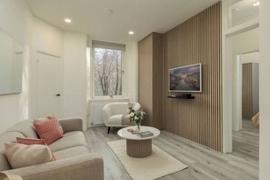 Apartamento | Cortinas/cortinados opacos, berços/camas para crianças grátis 