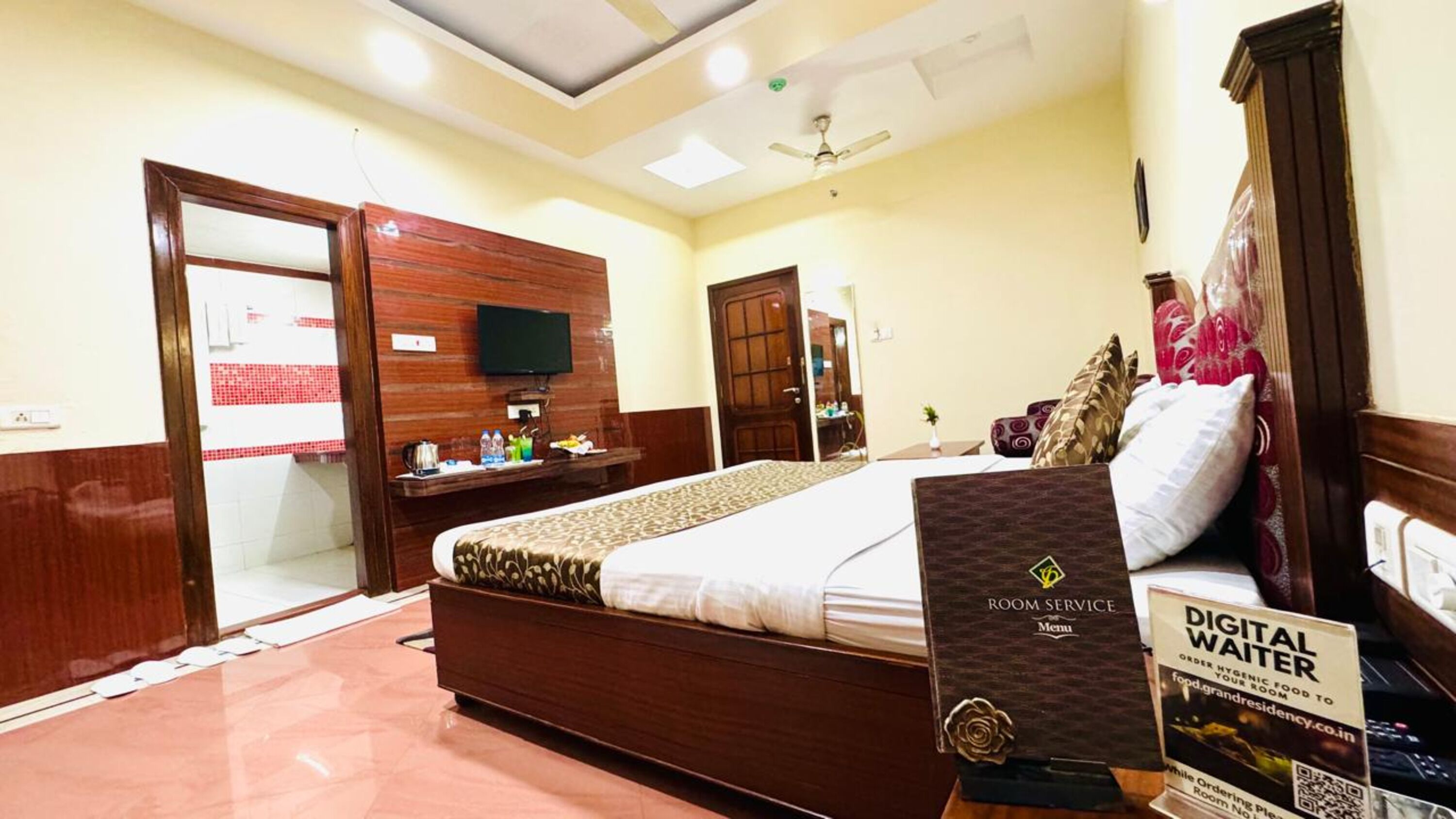 Quarto casal superior, vista para a cidade | Vista do quarto