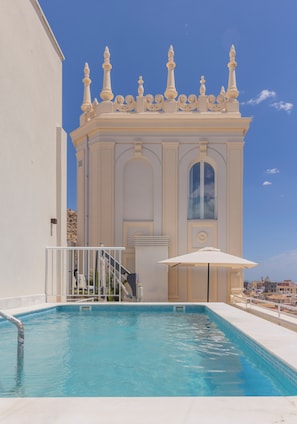 Piscina exterior sazonal 