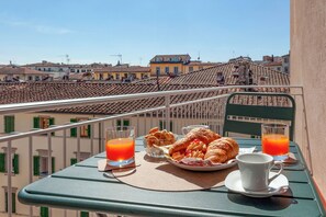 Apartamento (3 Bedrooms) | Varanda