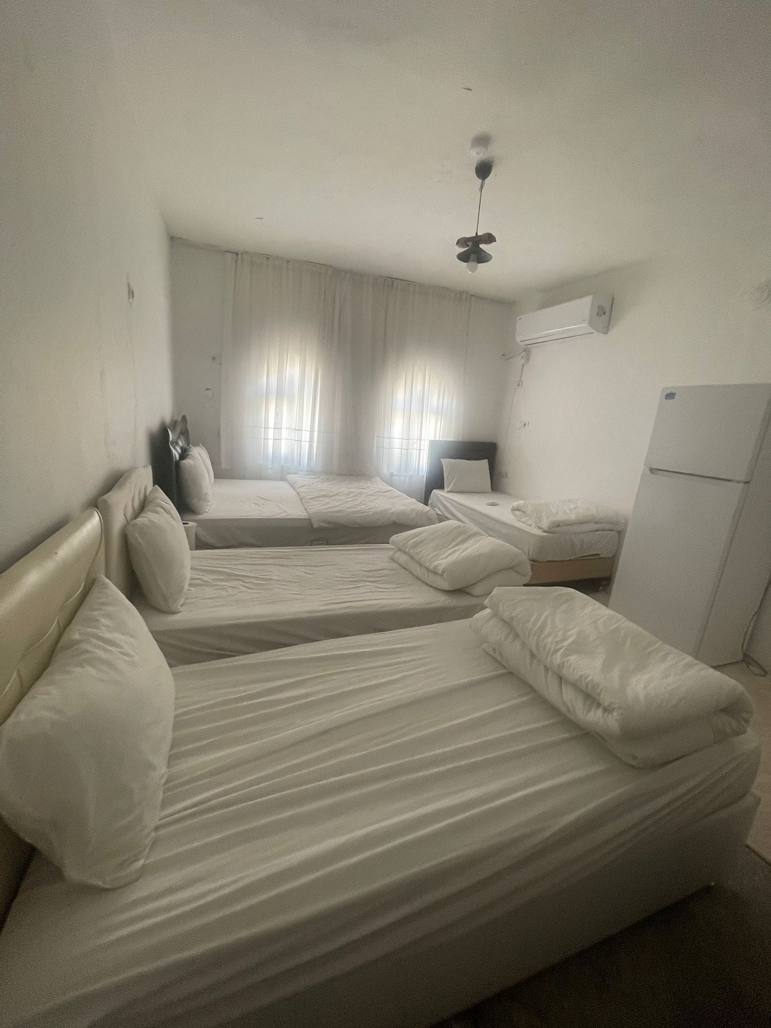 Quarto Familiar, Vista para a cidade | Secretária, ferro/tábua de engomar, Wi-fi grátis 