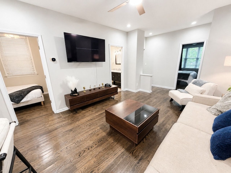 Welcome To This Four Bedroom, Two Bathroom Apartment Located In The Neighborhood Of Lakeview. - Chicago, IL