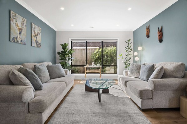 Garden Retreat 4-bed House In Tarneit - City of Wyndham
