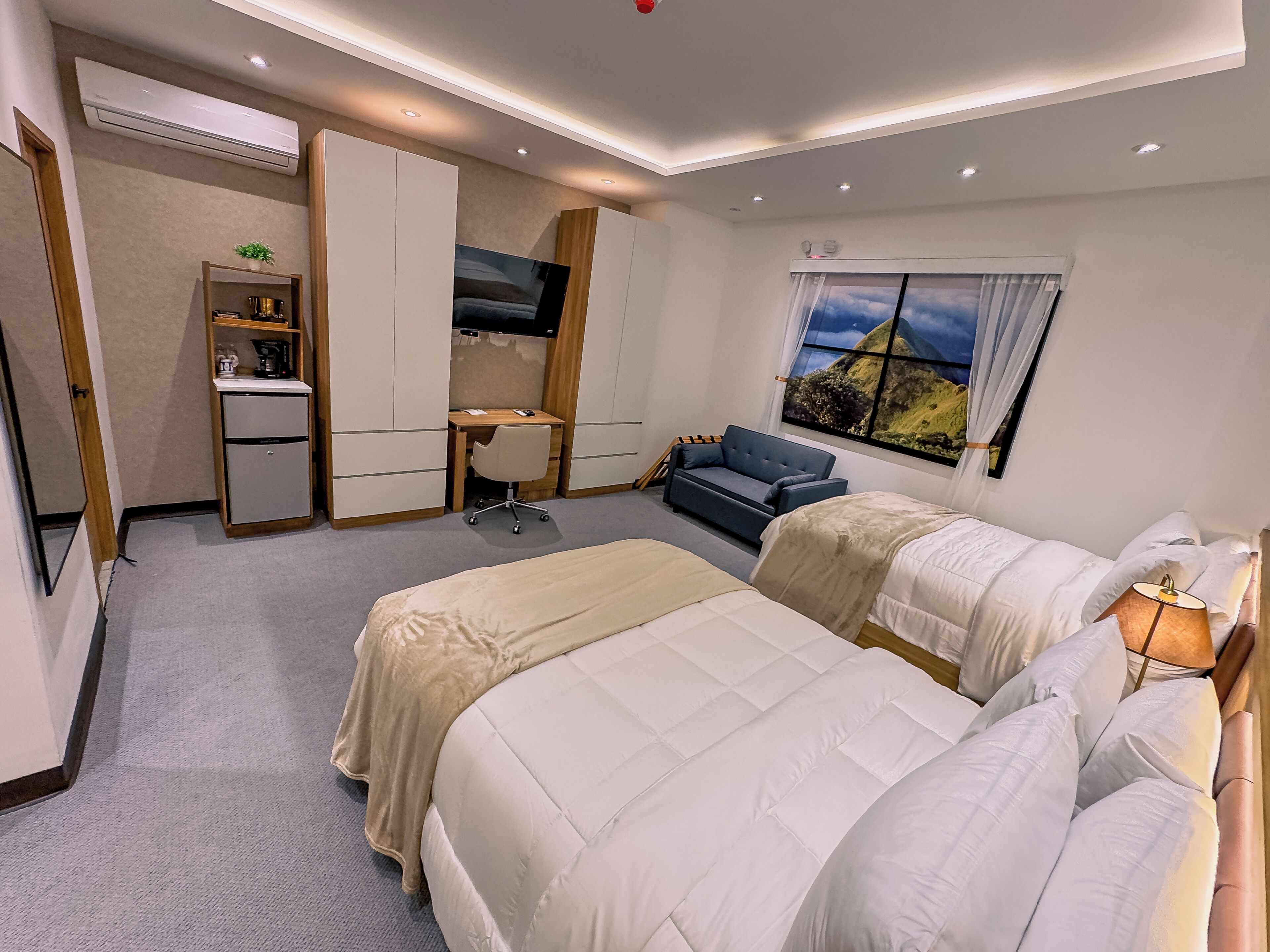 Quarto casal superior | Roupas de cama premium, edredons de pluma, cofres nos quartos