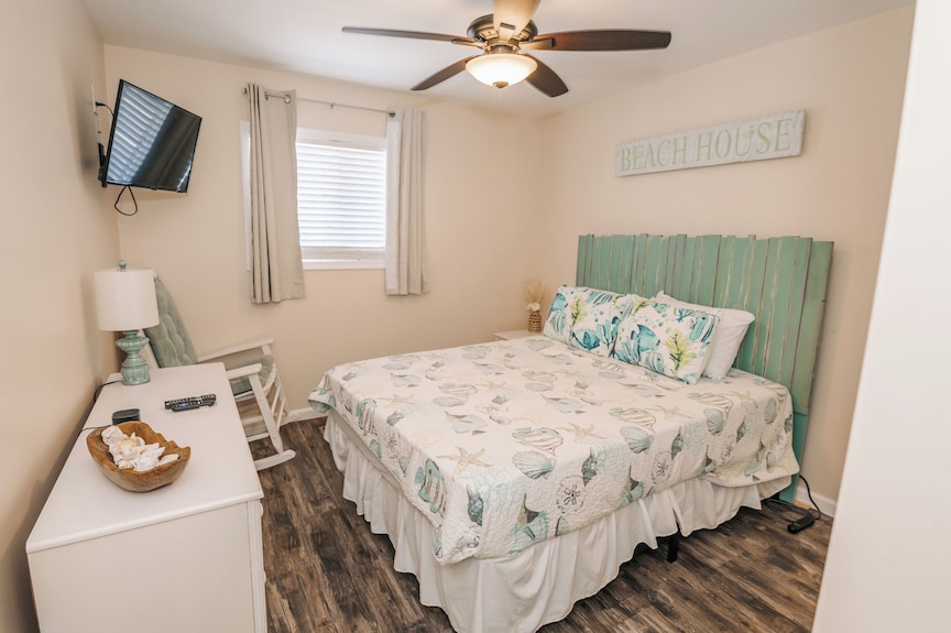 Family Getaway! Modern 2br Condo + Bonus Bunk Room - Sleeps 8 - Ocean City, MD