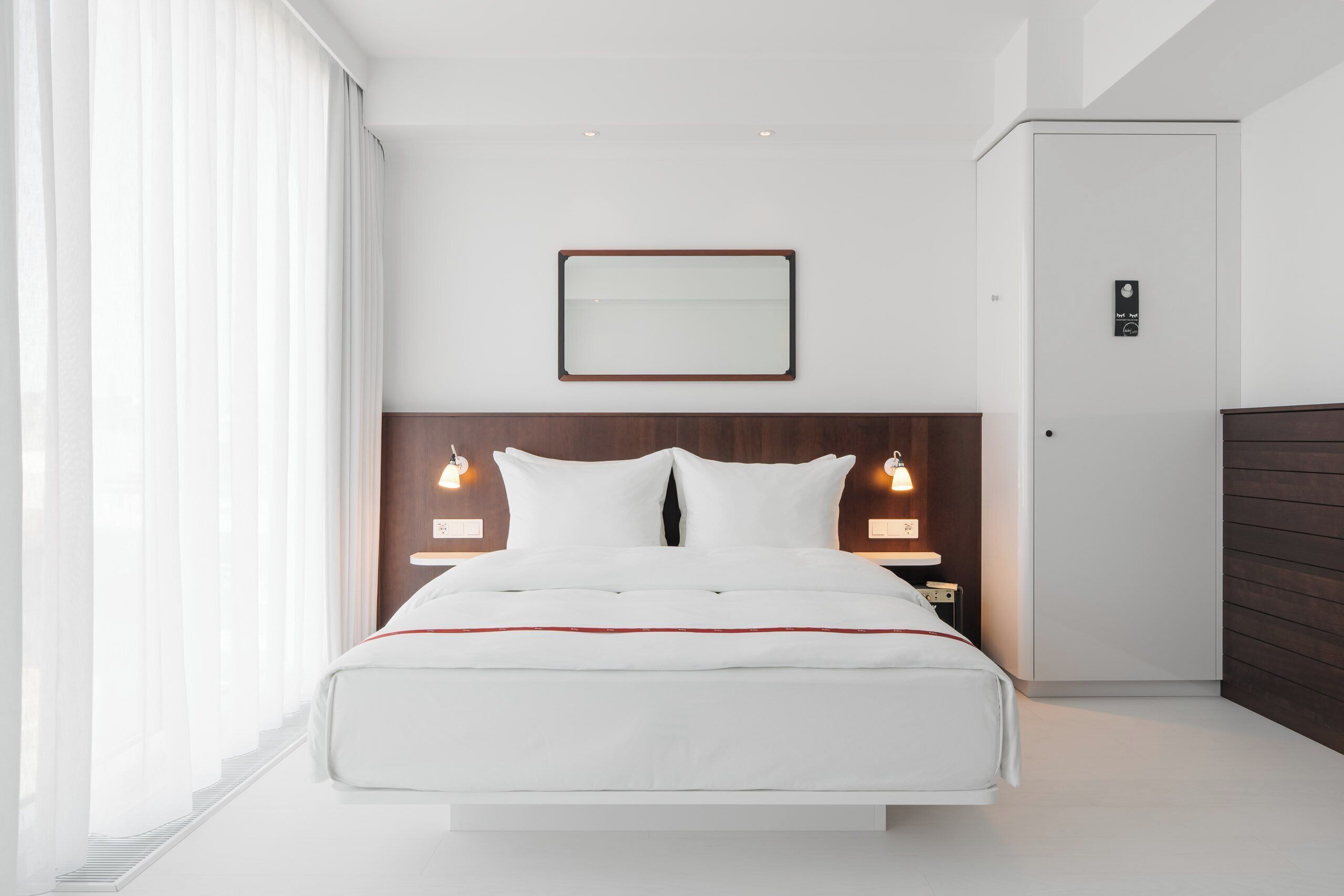 Quarto, acessível (Wow) | Cofres nos quartos, escrivaninha, espaço de trabalho para notebook