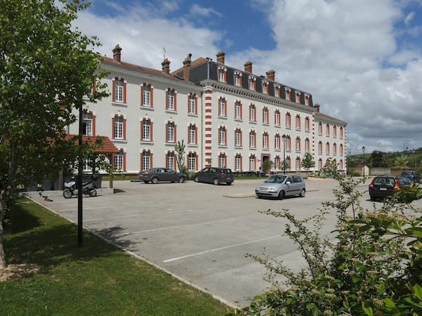 Romantic Getaway In Epernay - Épernay