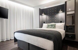Cosy Double without Window | Camas de colchão pillowtop, secretária 