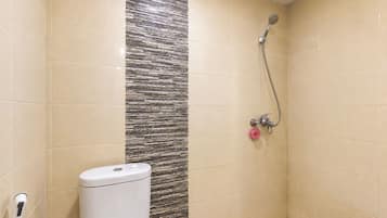 Quarto casal luxo | Banheiro | Chuveiro, produtos de toalete grátis, toalhas de banho, sabonete