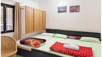 Quarto casal família, ar-condicionado | Roupas de cama antialérgicas, escrivaninha, quartos à prova de som