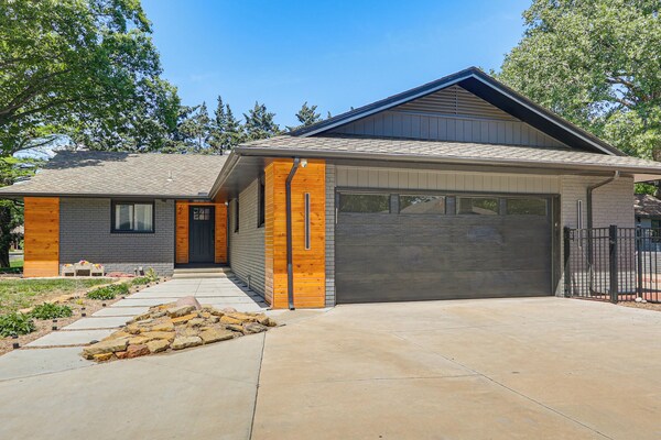 Great For Youth Sports Trips! Roomy Goddard Home - Wichita, KS