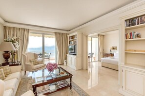 Apartamento Familiar, 2 quartos, varanda, vista para o mar | Sala de estar