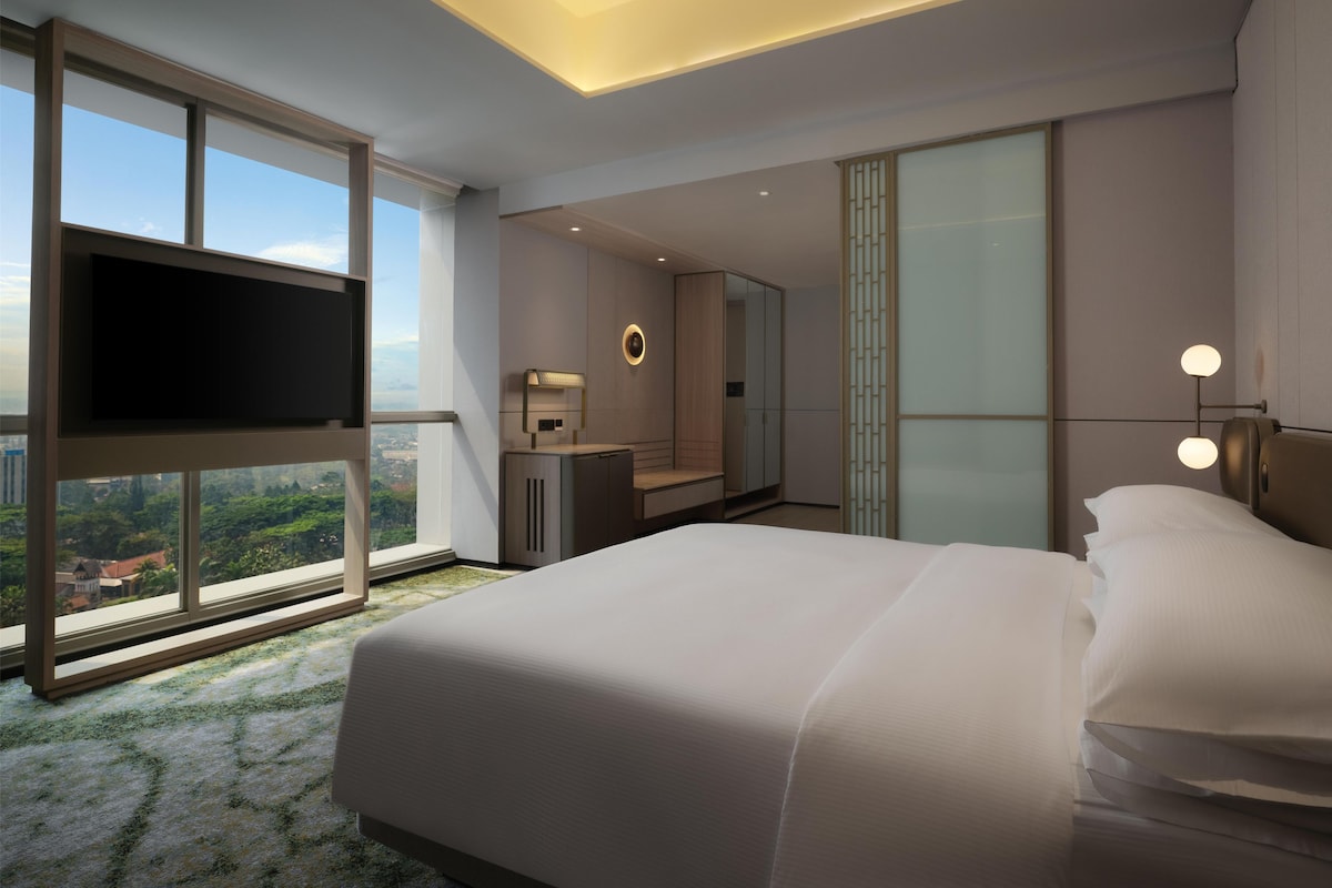 Quarto Superior, 1 cama king-size | Minibar, cofre no quarto, secretária 