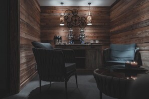 Sauna seca, banheira de hidromassagem, massagens