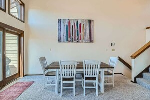 Casa de Férias, várias camas, pátio, vista para a montanha (A-D-111CTR) | 2 quartos, com decoração personalizada, com mobília individualizada