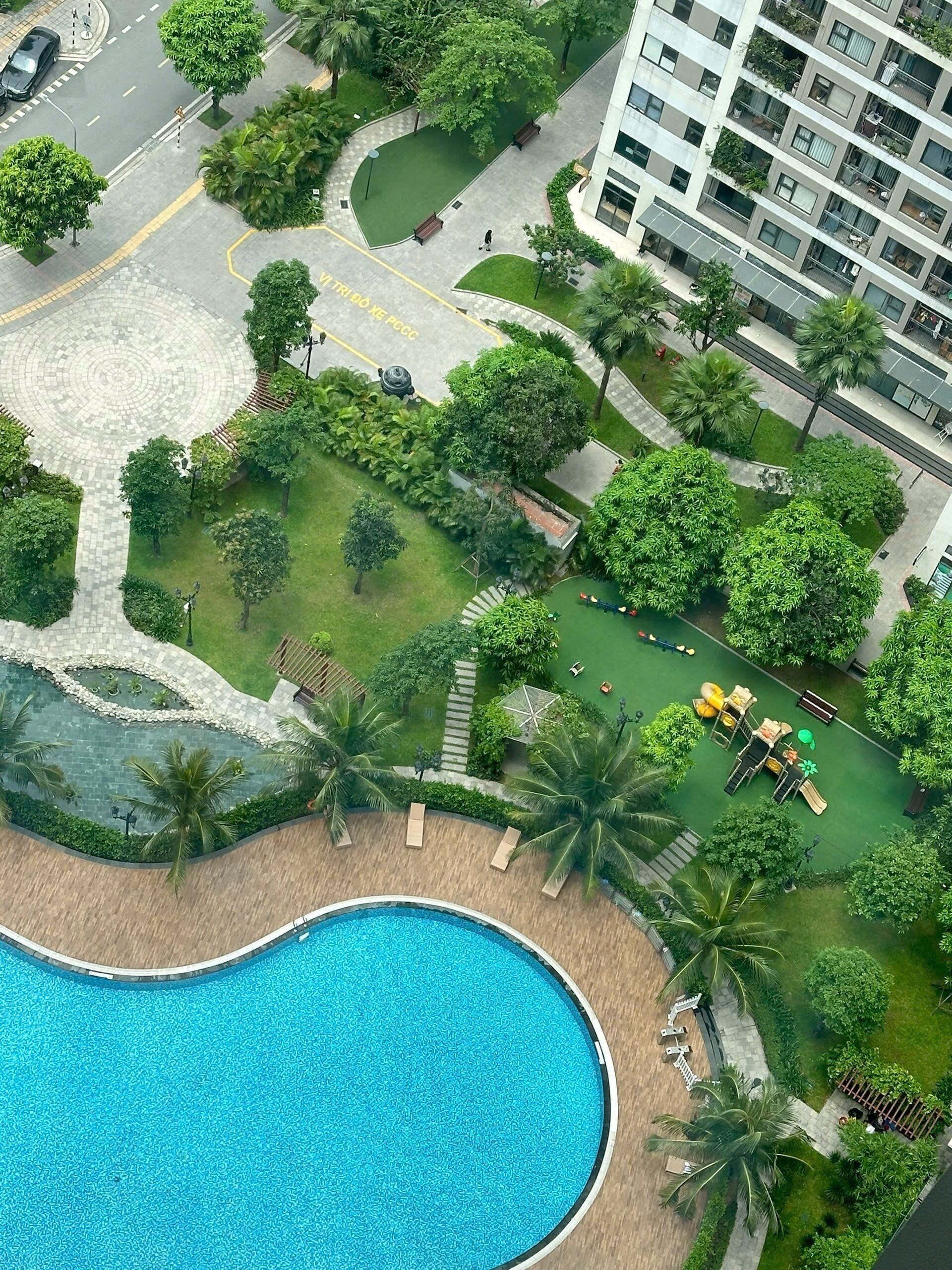 Estúdio standard, vista para a cidade | Piscina