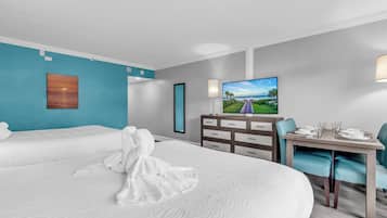 Estúdio Exclusivo, 2 camas queen-size, varanda, em frente à praia | Sala de estar | Smart TV de 55 polegadas com canais digitais