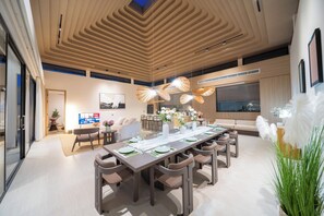 Villa Deluxe, vista para a piscina | Restaurantes