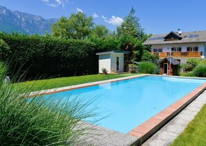 Piscina exterior sazonal 