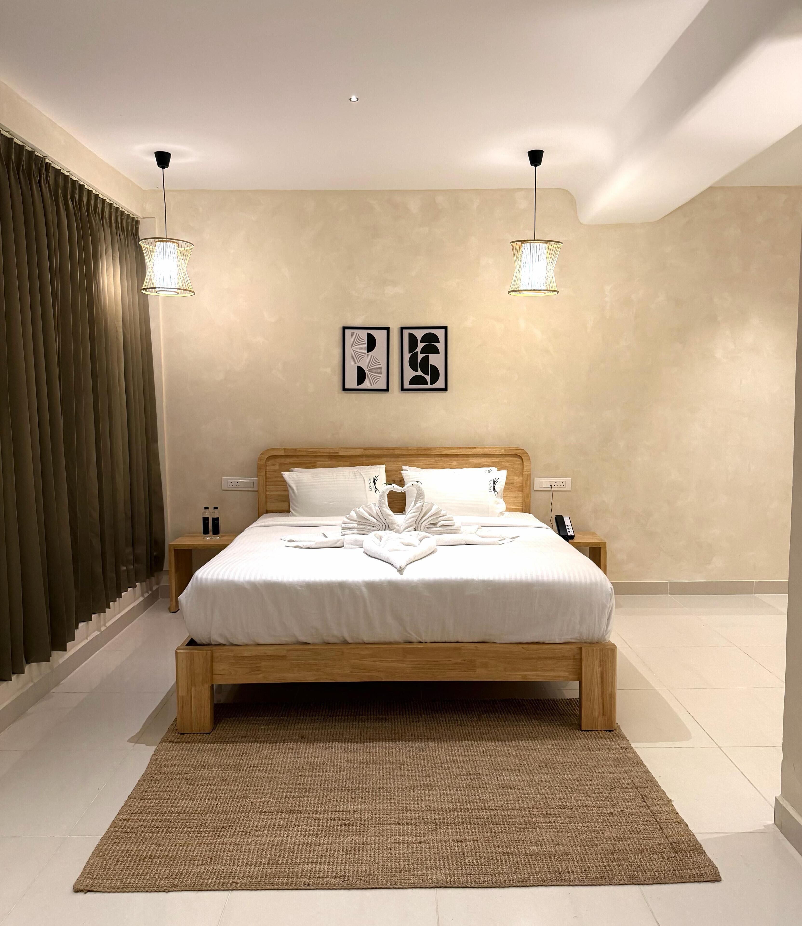 Quarto Standard | Roupa de alta qualidade, edredões de penas 