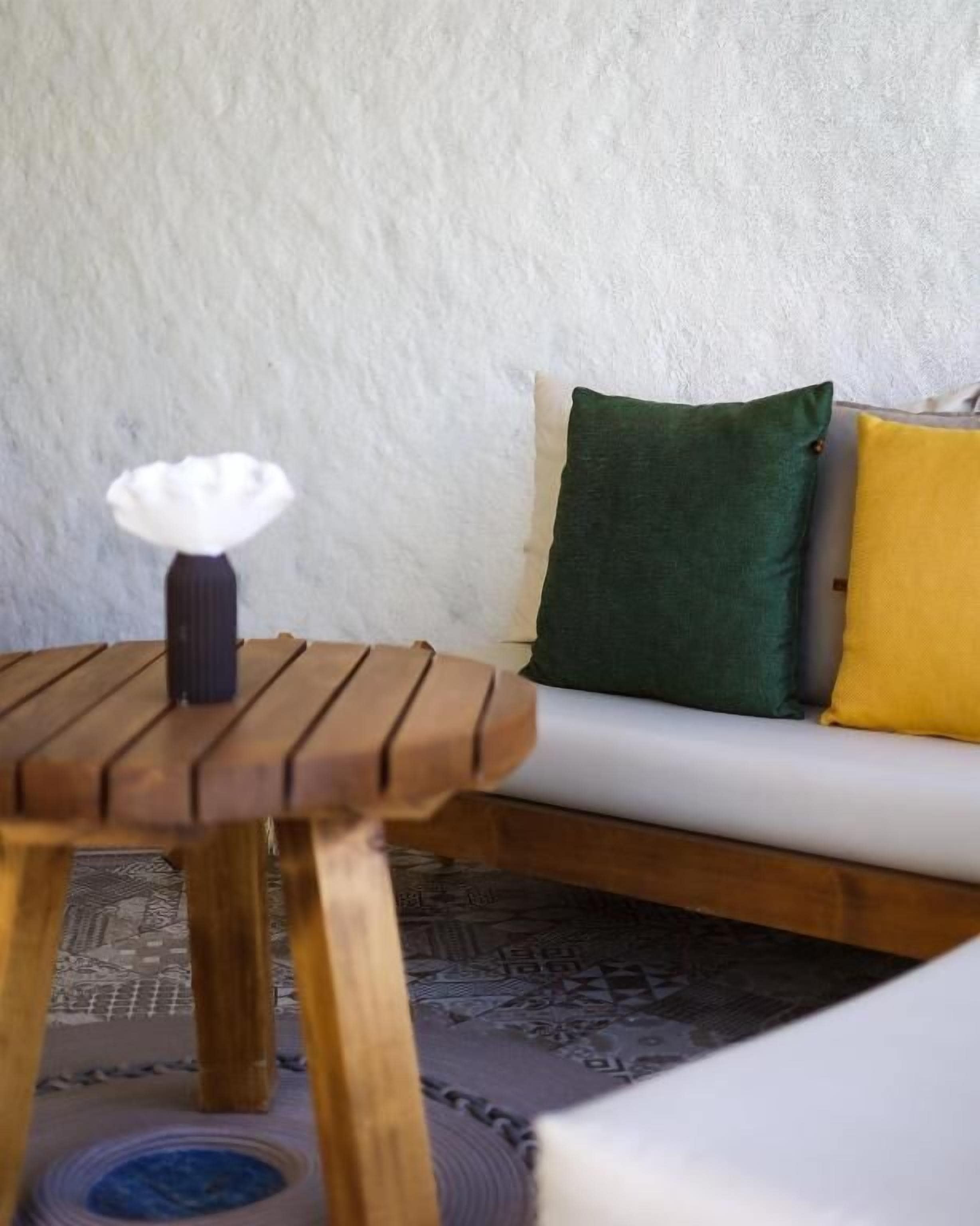 Quarto conforto, vista para a piscina | Parte interna