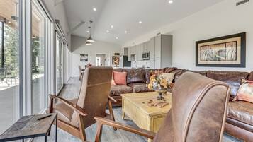 Casa (2 Bedrooms) | Interior