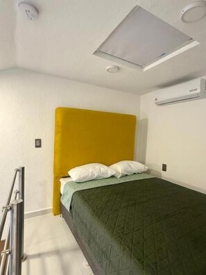 Loft | Cofres nos quartos, ferros/tábuas de passar roupa, Wi-Fi de cortesia
