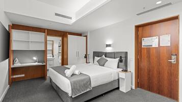 Quarto Standard, 1 cama king-size, não fumadores | Wi-fi grátis