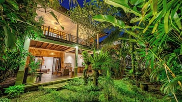 Apartamento luxo, varanda, vista para o jardim | Terraço/pátio