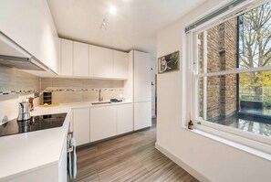 Private Roof Terrace · 1-Bed Victorian Flat · 2 Min Walk to Clapton ...