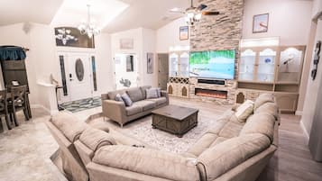 Casa, 5 quartos | Área de estar | Serviços de streaming