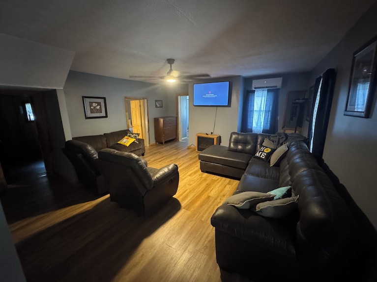 Serene 2-story, 4 Bedroom House, In Charming Independence, Hc & Handicapped Acc. - Grafton, WV