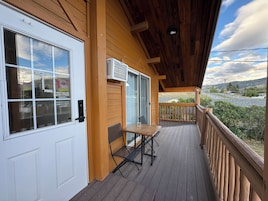 Quarto casal luxo, sacada, vista para a montanha | Sacada