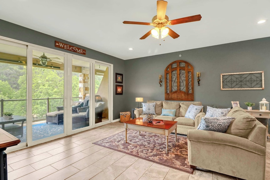 Cliffside Paradise Waterfront - Canyon Lake