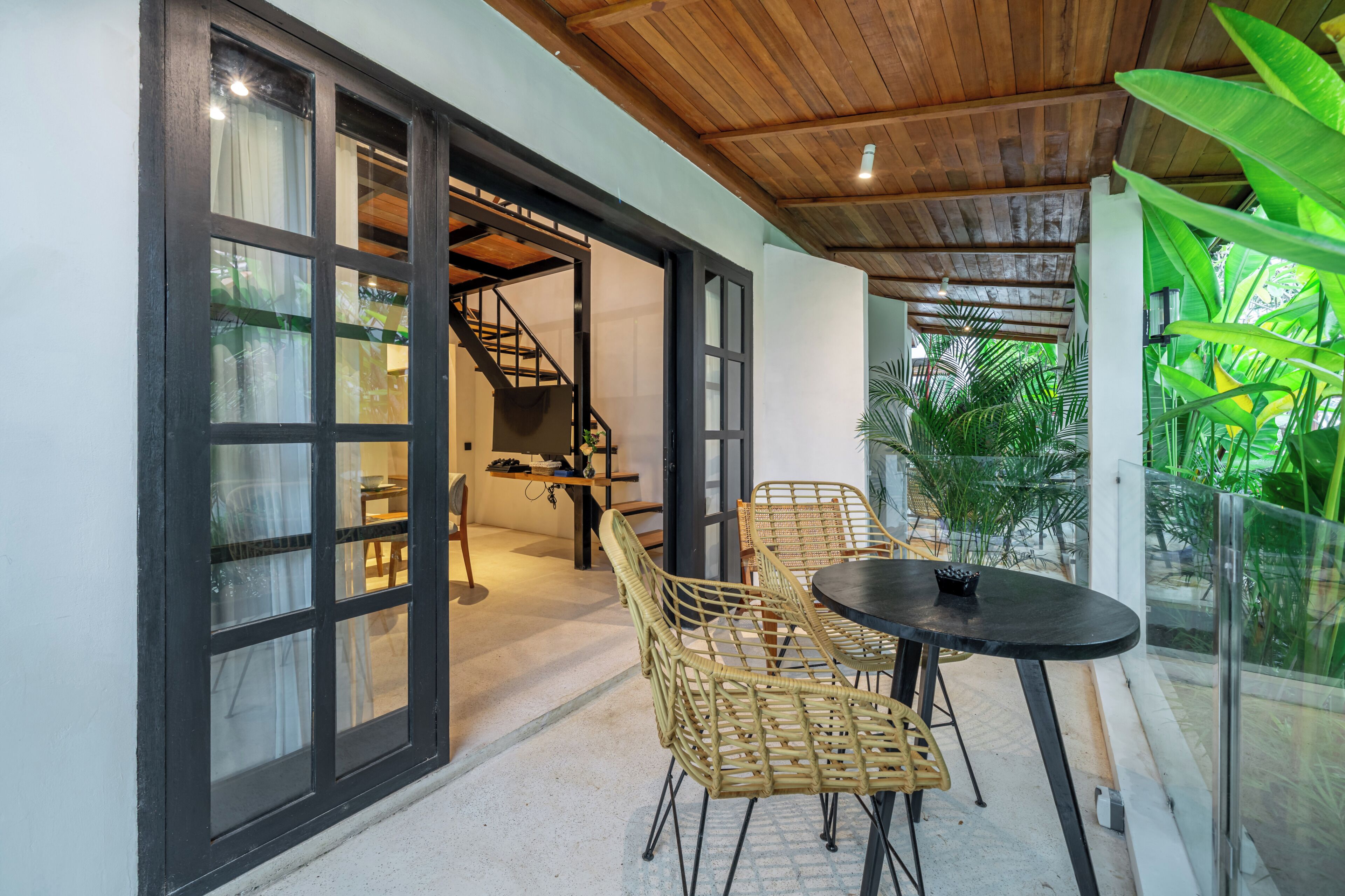 Apartamento clássico, vista para o jardim | Opções para refeição ao ar livre