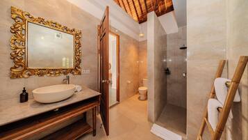 Villa Familiar, vista para a piscina | Casa de banho