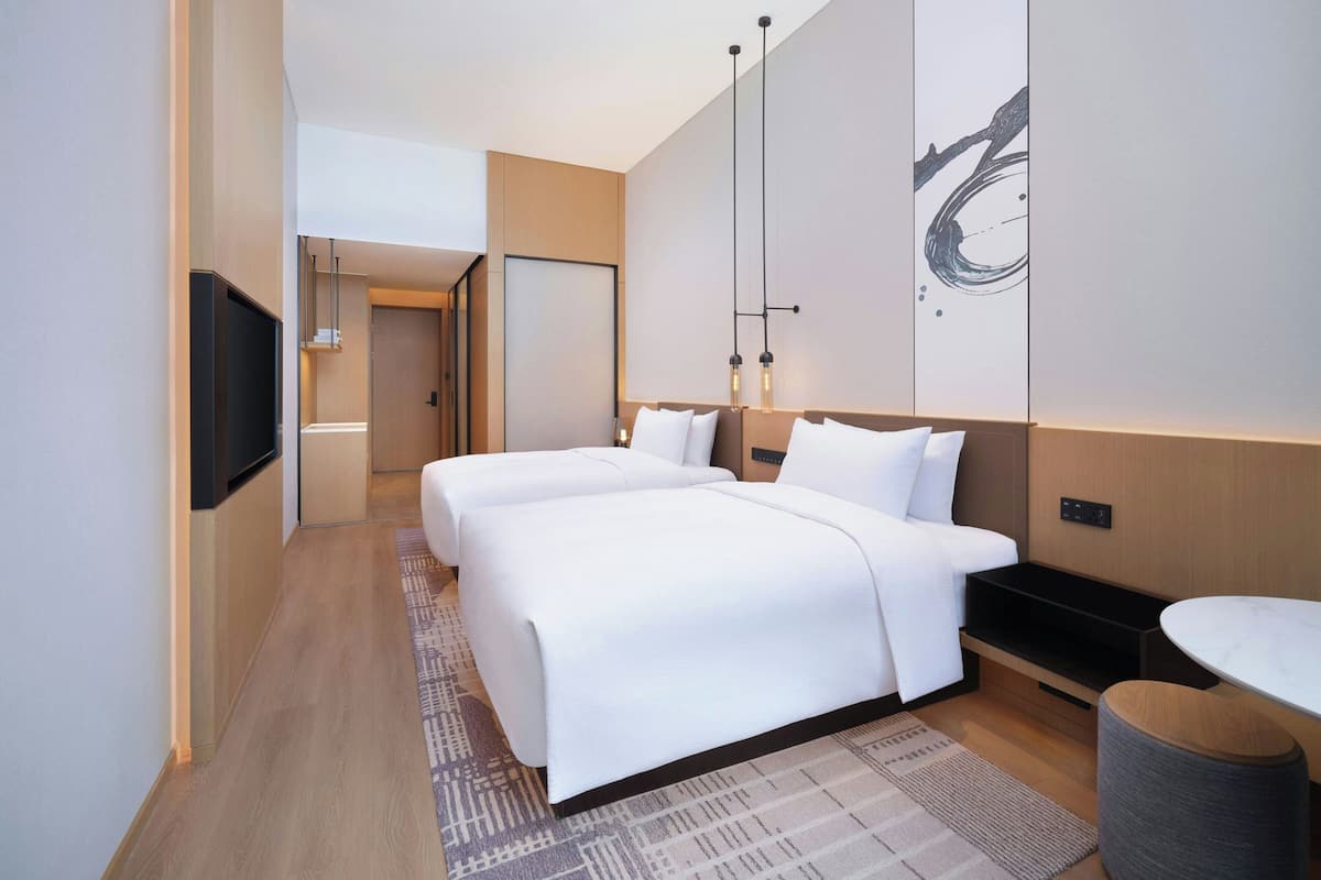 Quarto, 2 camas de casal, Vista para a cidade