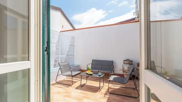 Apartamento, 2 quartos, varanda | Terraço/pátio interior