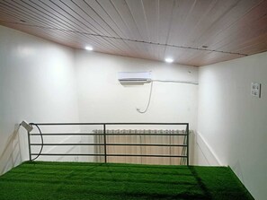Duplex básico, vista para o jardim | Parte interna