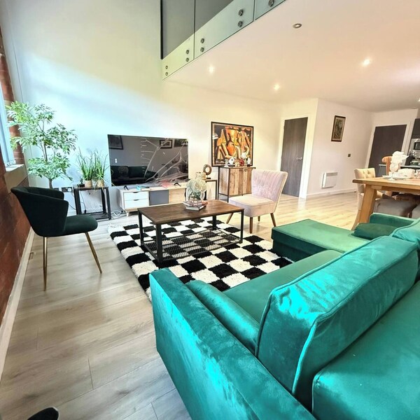 Charming 2-bedroom Apartment In Bradford With City Views - Bradford