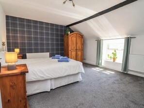 2 quartos, com decoração personalizada, com mobília individualizada 