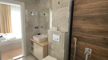 Villa, varanda, vista para a piscina | Casa de banho