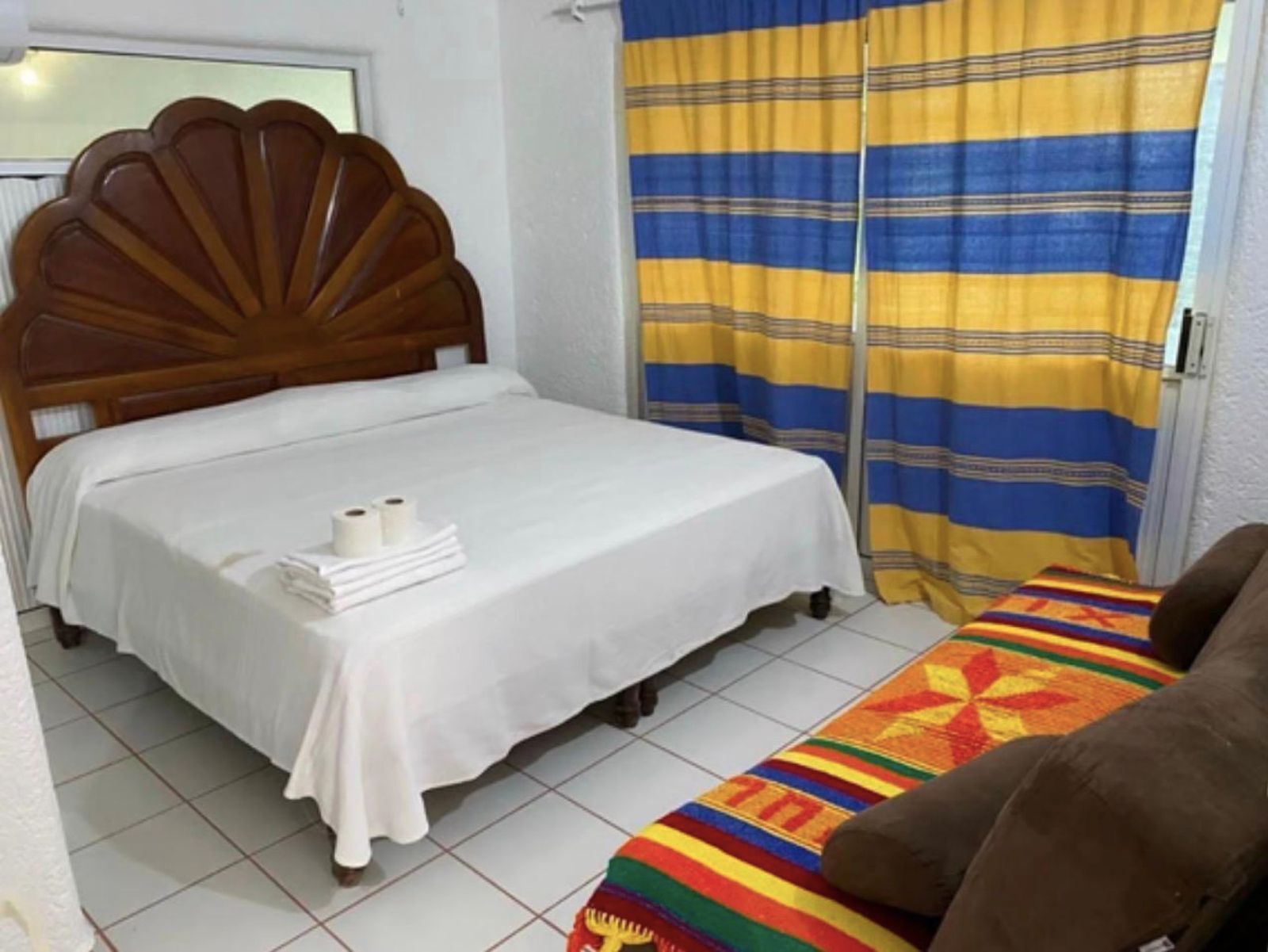 Ferro/tábua de engomar, Wi-fi grátis, roupa de cama fornecida 