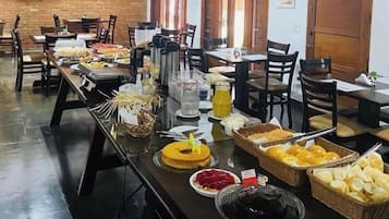 Pequeno-almoço tipo buffet diário incluído